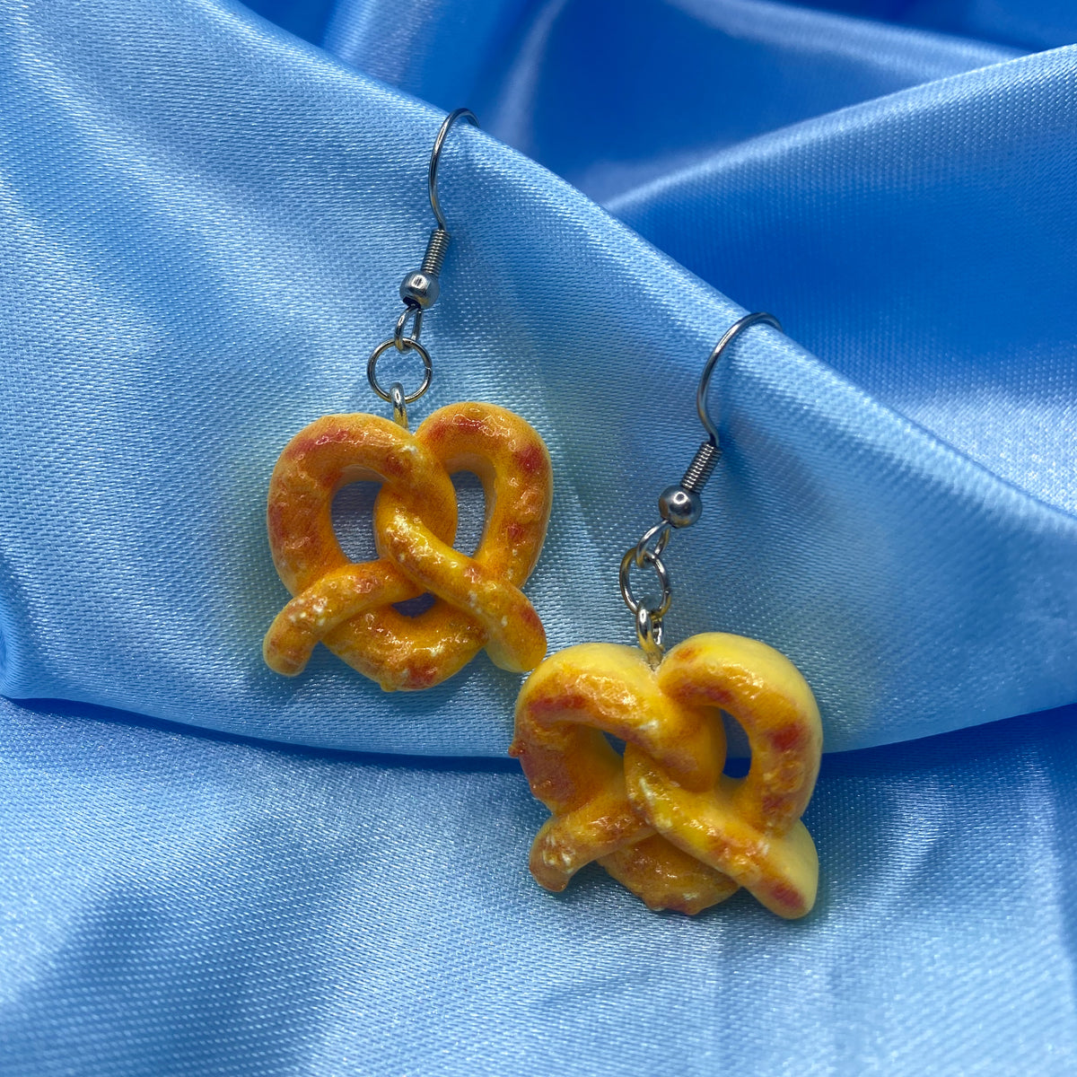 Pretzel Earrings – Lapis Lily